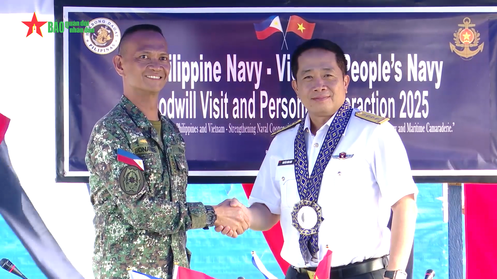 Vietnamese, Philippine Navies Hold Eighth Exchange